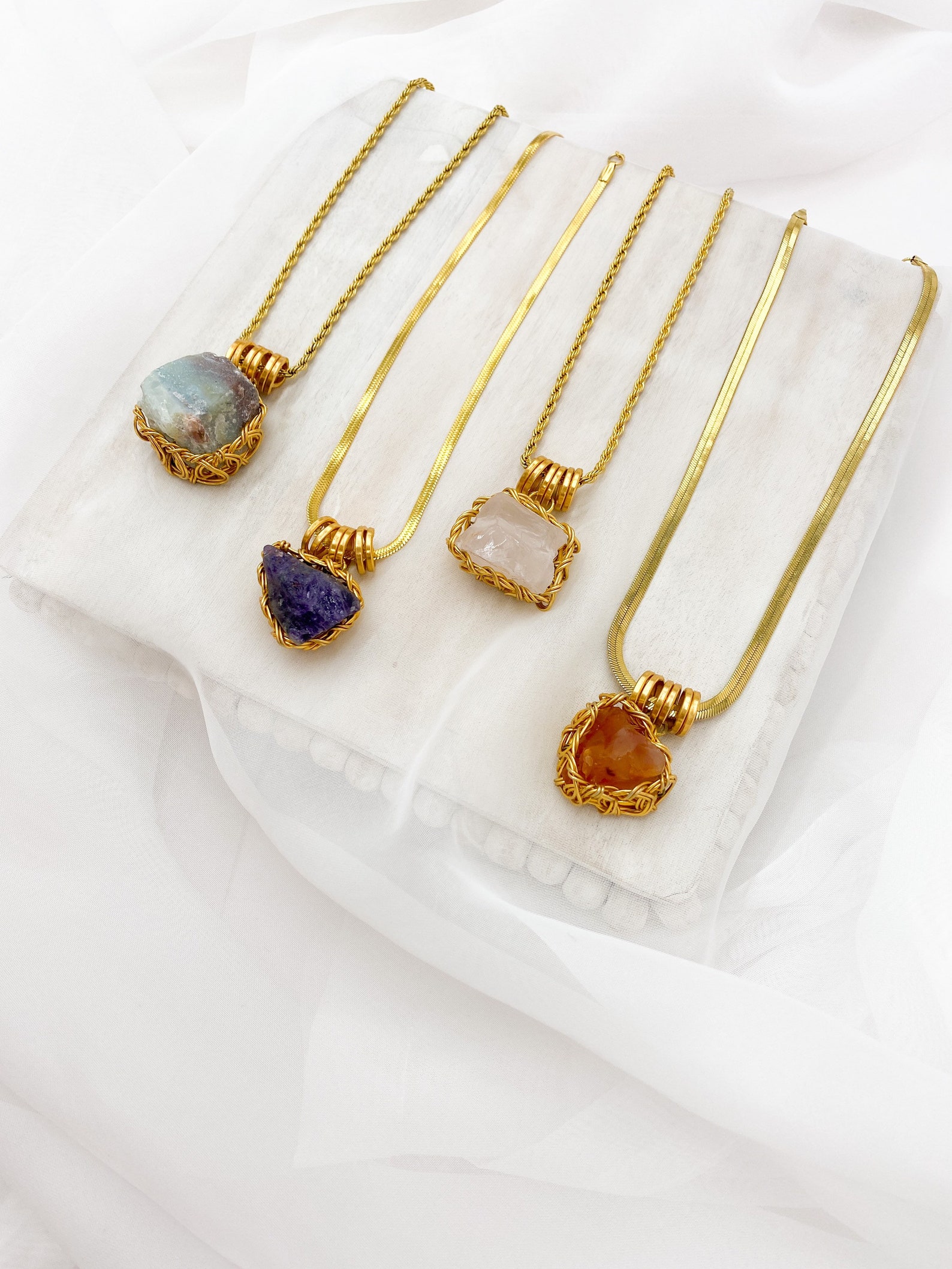 18KT GOLD CHAIN Necklace - Solitaire Pendant - Gemstone Pendant ...