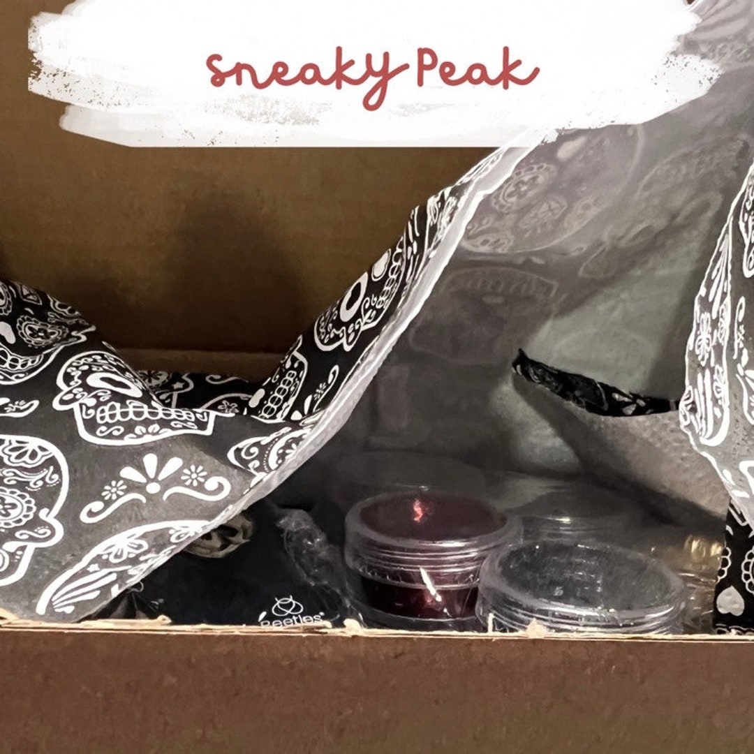 ONLY ONE AVAILABLE Halloween Glam n Gore Mystery Gel Nail - Etsy