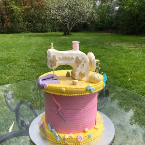Beautiful Edible Fondant Sewing Machine and Accessories - Etsy