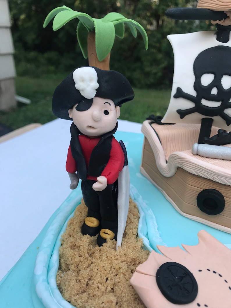 Edible Fondant Pirate, Pirate Ship, Treasure Chest and Cup Cake Toppers ...