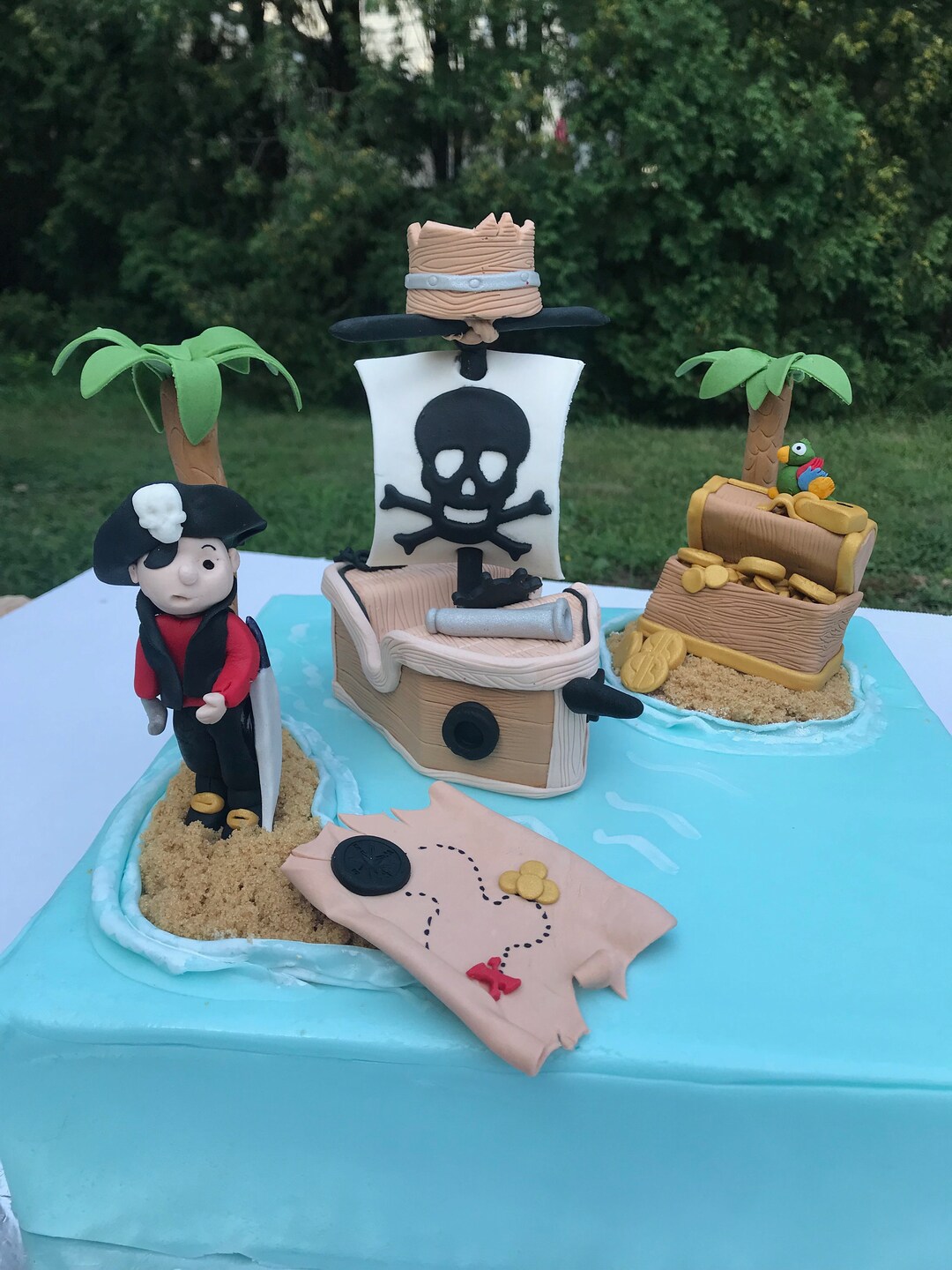 Edible Fondant Pirate, Pirate Ship, Treasure Chest and Cup Cake Toppers ...