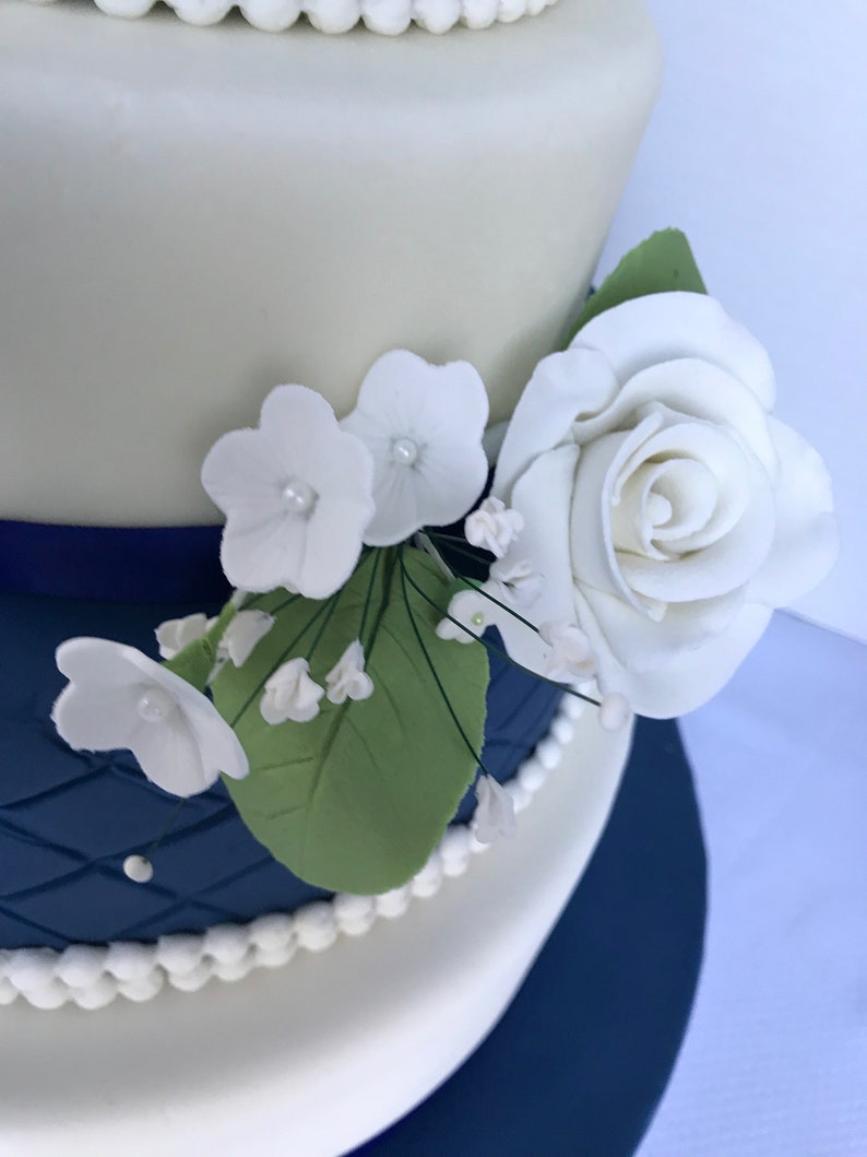 Gorgeous Edible Sugar Paste Roses - Etsy