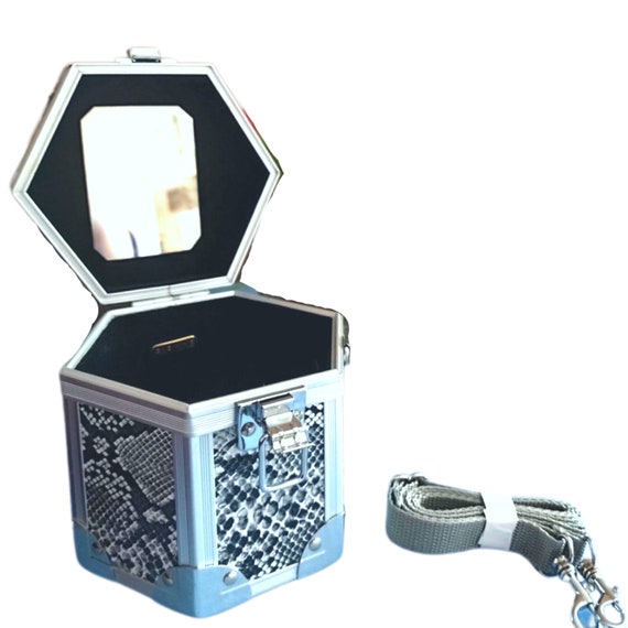 Incredible Vintage Mall Goth Vibes Snakeskin Patterne… - Gem