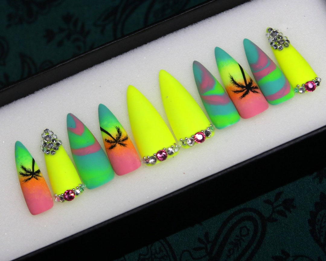 Color Vibes Press on Nails Comic Glue on Nails Neon Fake Nails False ...