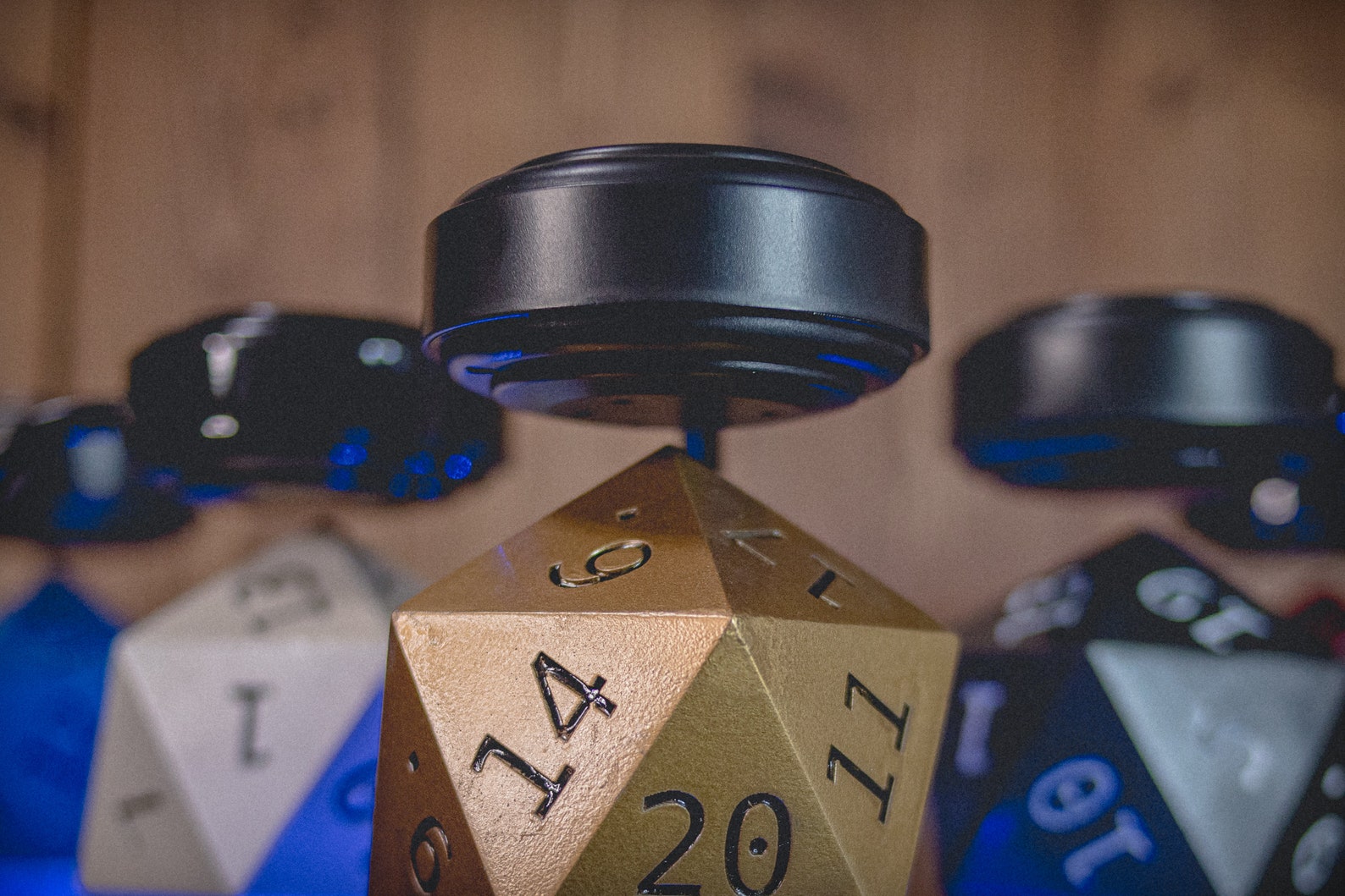 Large Magnetic Floating D20 Magic Levitating Game Dice - Etsy