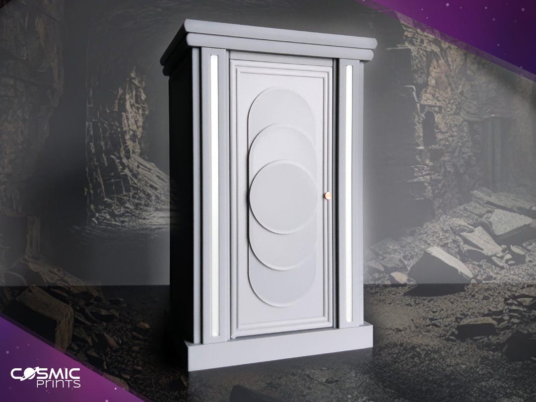 Chrono-mistress Capsule - Action Figure Diorama & Accessories | Police ...