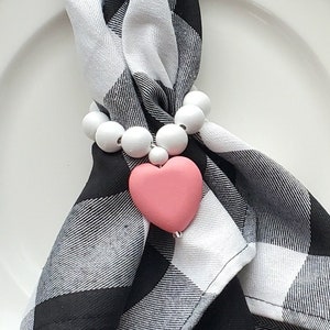Valentine Napkin Rings, Pink Heart Beaded Napkin Holders for Valentine ...