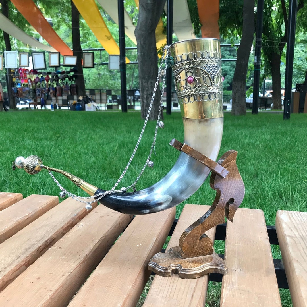 Personalised / DRINKING HORN With Wood Stand, Bridesmaid Gift ...