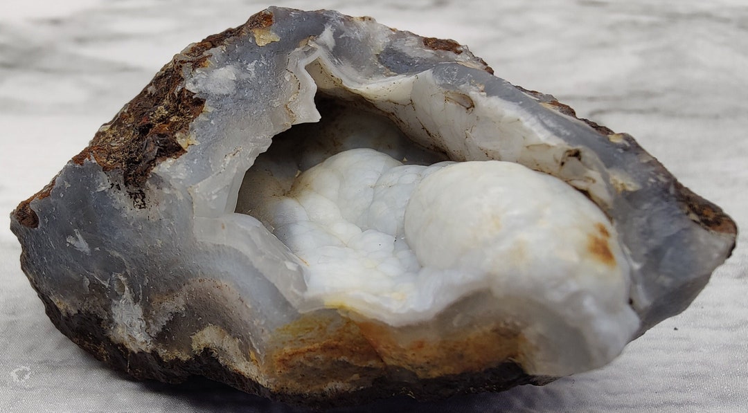Blue Agate, Botryoidal Agate, Agate Geode, Quartz Crystal, Agate Stone ...
