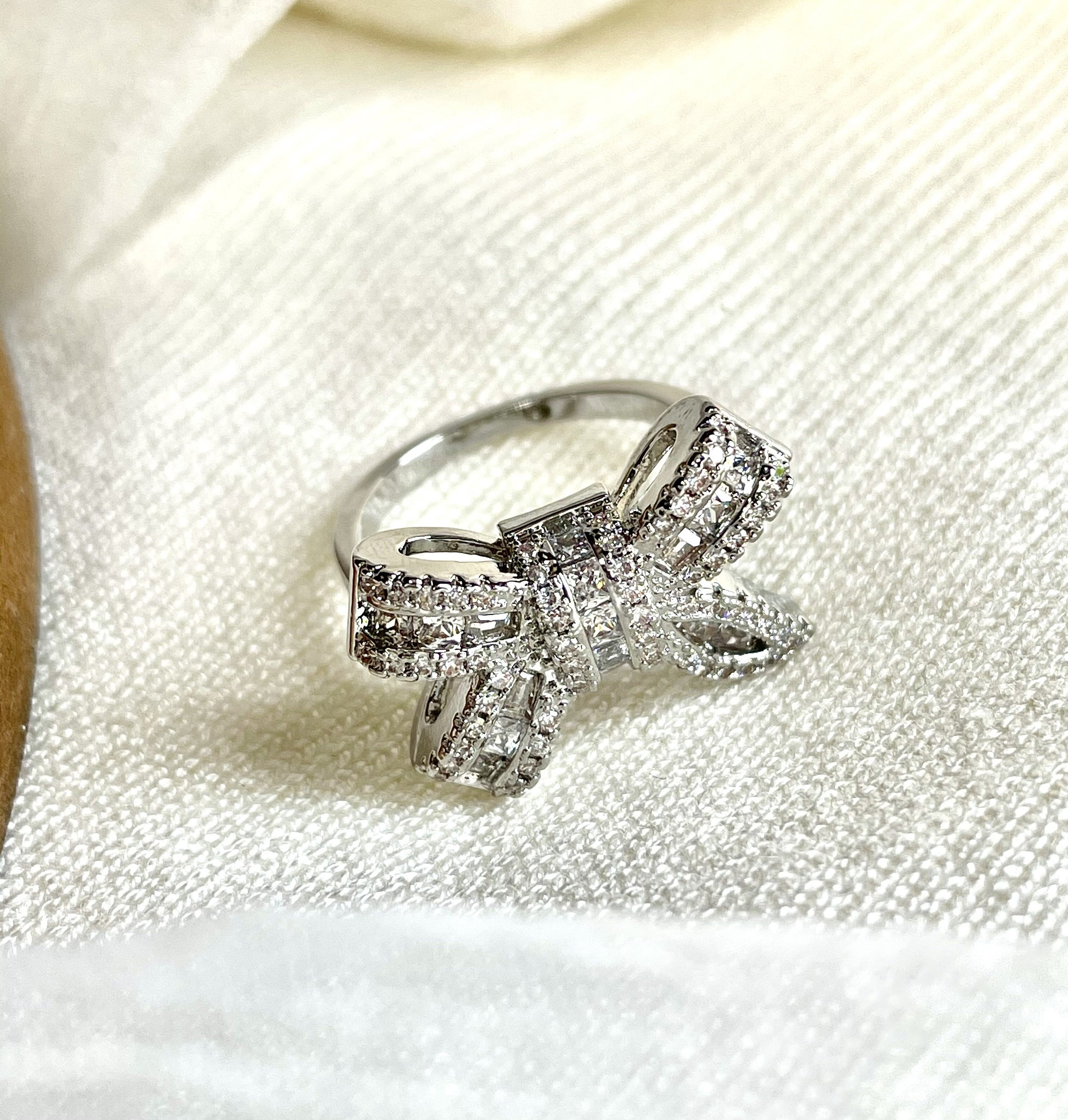 Robin Mcgraw Wedding Ring