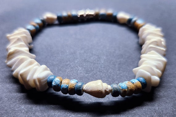 Artsy surf style natural stone and shell bracelet - Gem