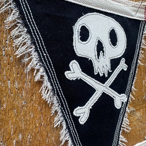 Vintage Inspired MINI Sized Pennant Skull Upcycled Recycled Beach Flag ...