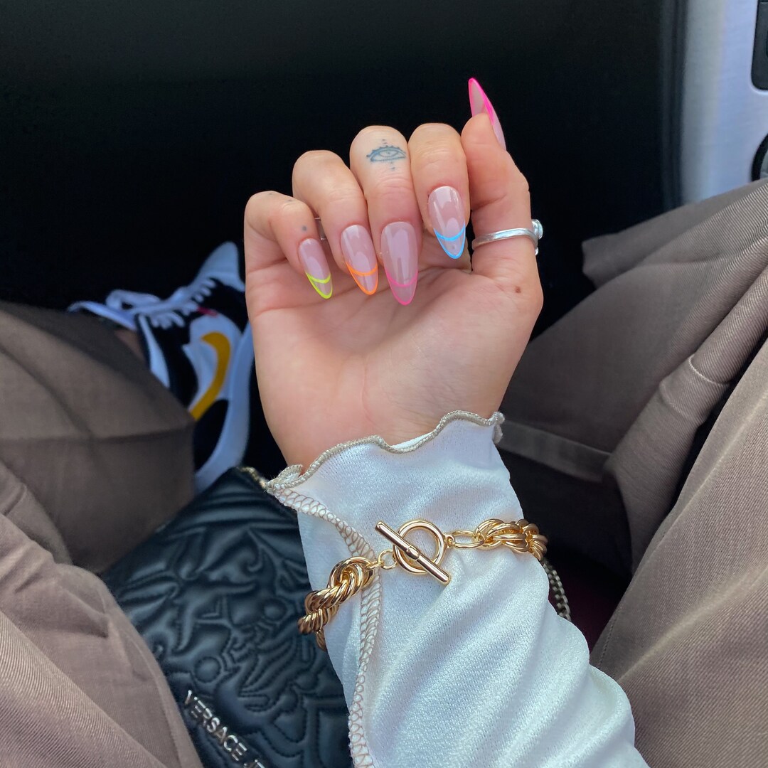 MIMI MINIMALIST Reusable Press Ons - Etsy