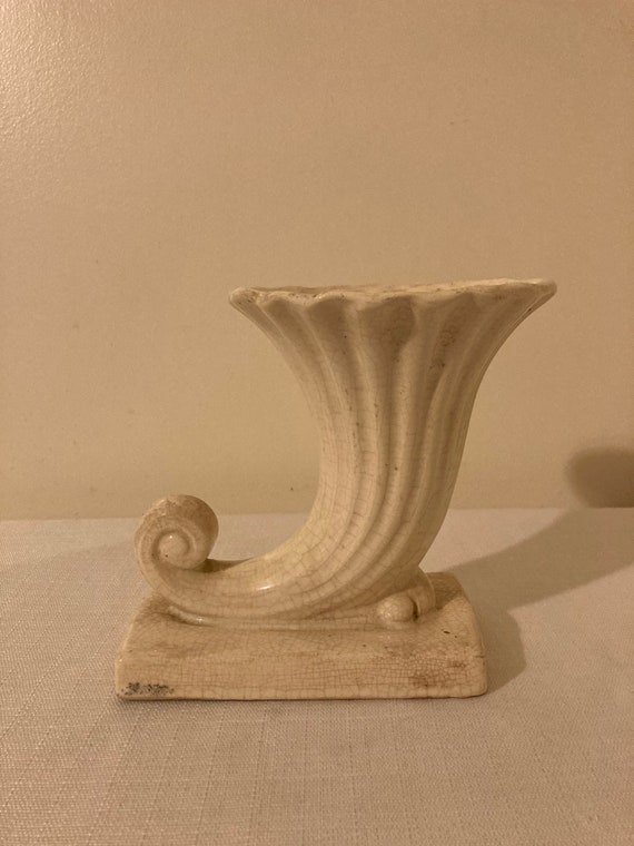 Vintage Mccoy Pottery Ivory Cream Fluted Rim Cornucopia Vase - Etsy