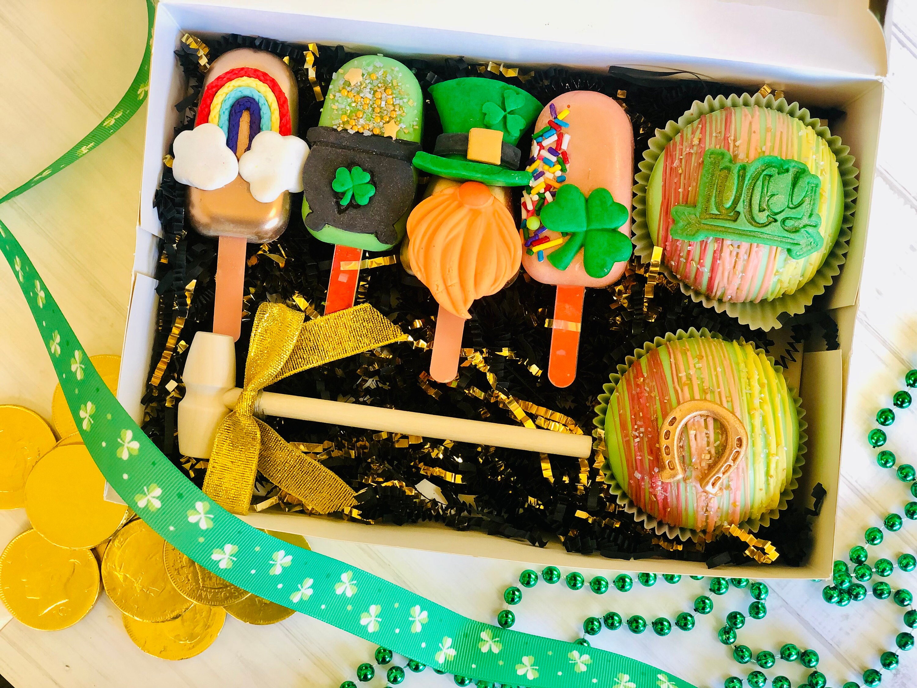 St Patrick's Day Treat Box With Cakesicles/cakepops, Leprechaun Bombs ...