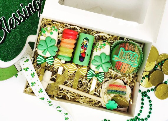 St Patrick's Day Treat Box With Cakesicles/cakepops | Etsy
