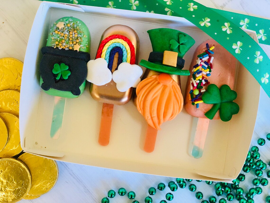 St Patrick's Day Treat Box With Cakesicles/cakepops, Leprechaun Bombs ...