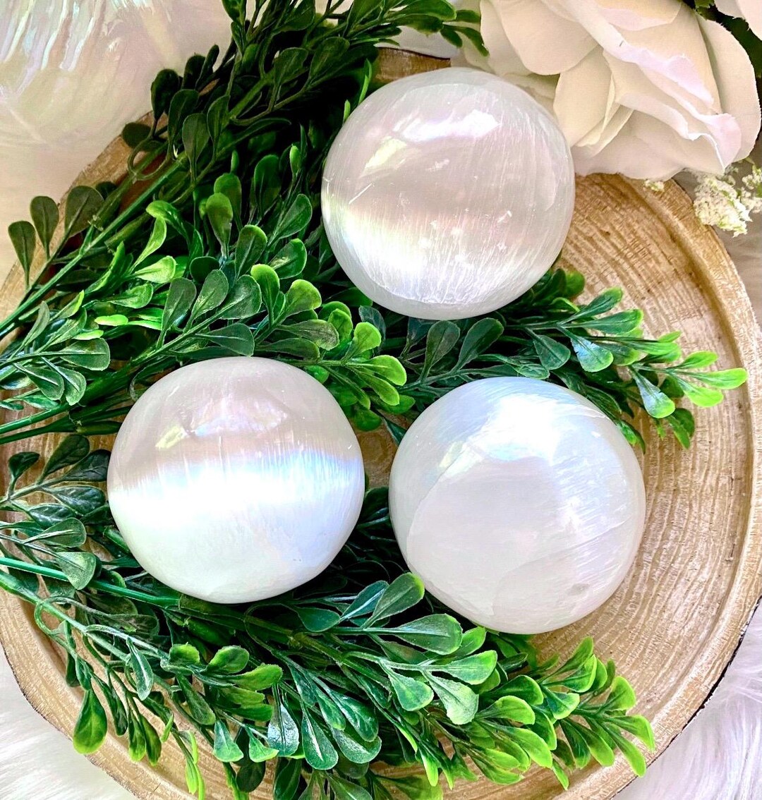 Flashy Selenite Spheres | Healing Crystals for Meditation | Reiki ...