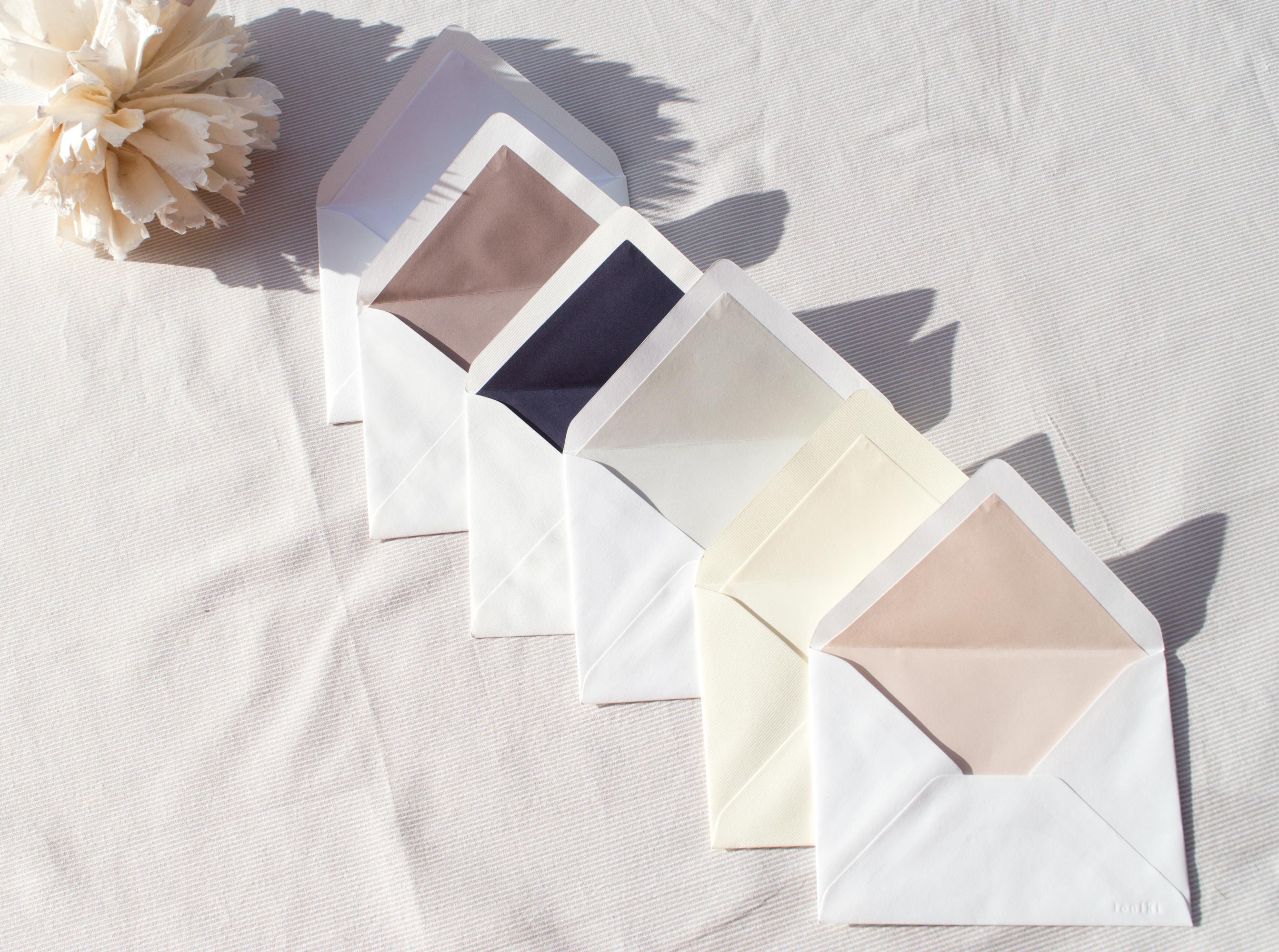 Off-white Lined Envelopes 115x165mm/6.50x4.53in (c6),liner: Light Grey ...