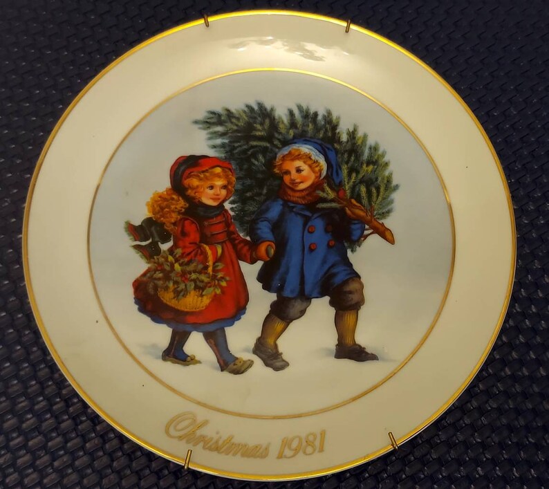 Vintage Avon 1971 First Edition Christmas Plate sharing - Etsy