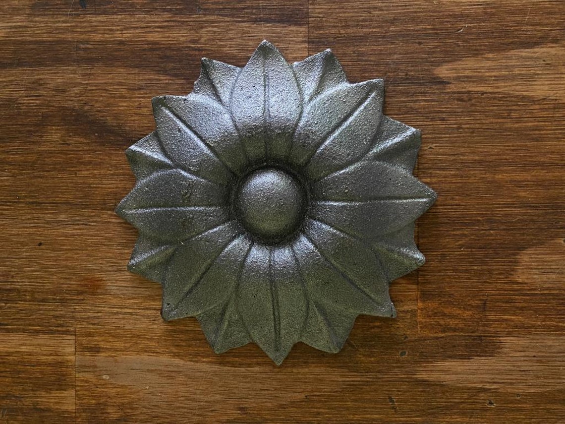 X4 Cast Iron Flower pack X4 Metal Flower Ornamental Petals - Etsy