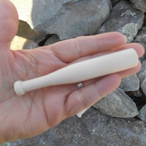 Miniature Wood Baseball Bats, Newborn Bat Prop, Set of (6)- 4 Inch Mini ...