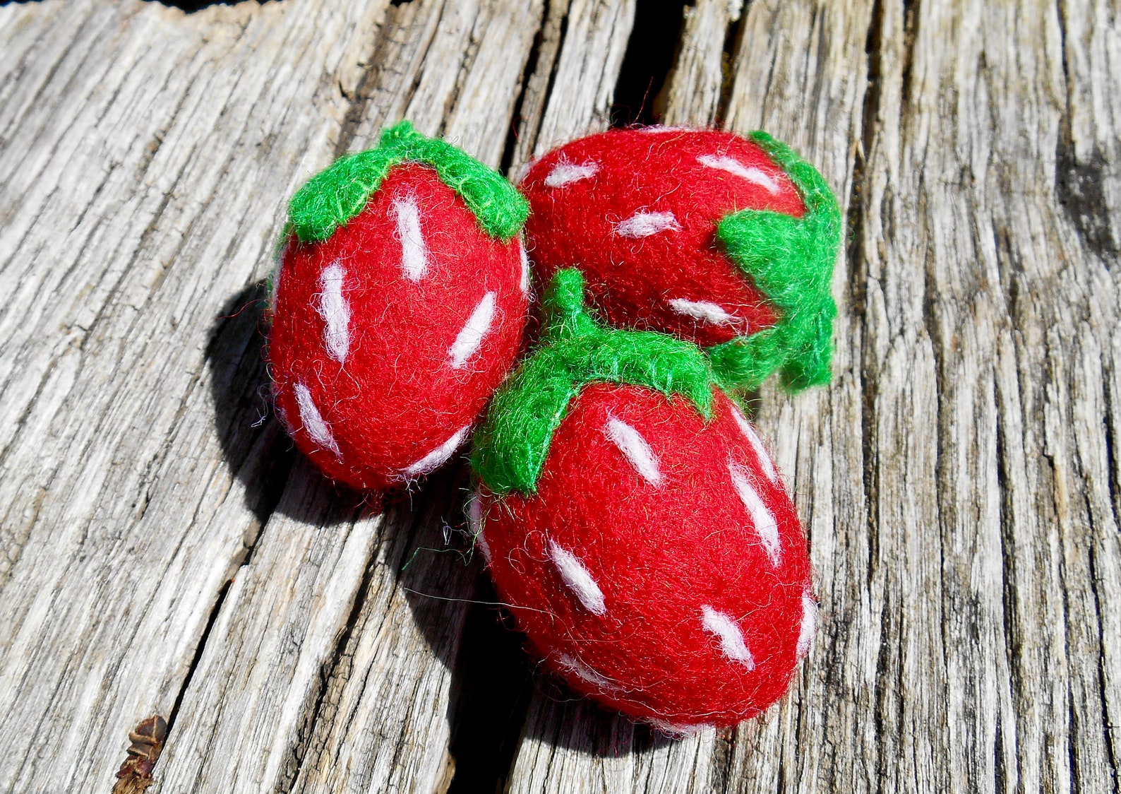 Felt Strawberries| Set of (3) | DIY Garland| Strawberry Photo Prop ...