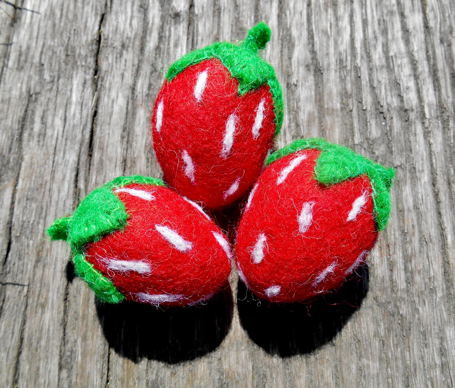 Felt Strawberries| Set of (3) | DIY Garland| Strawberry Photo Prop ...