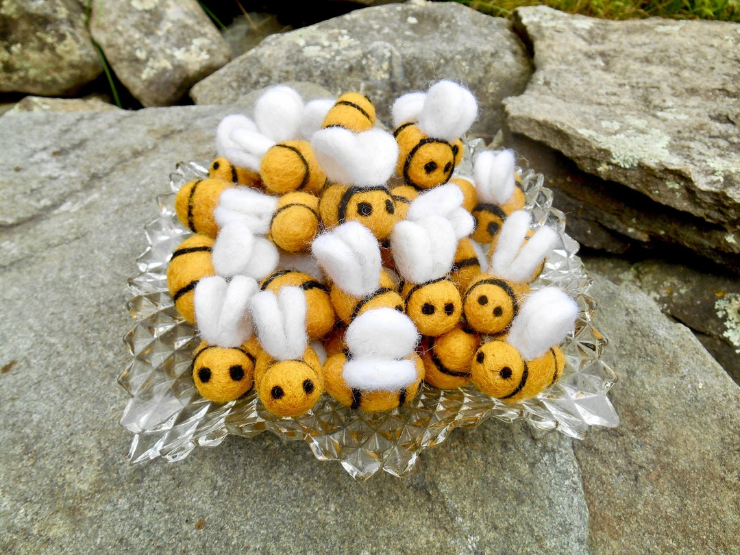 Felted Bees (set of 5), Newborn Prop Felt Bees, Bee Mine, Needle Felted, DIY Garland, Bumblebee ...