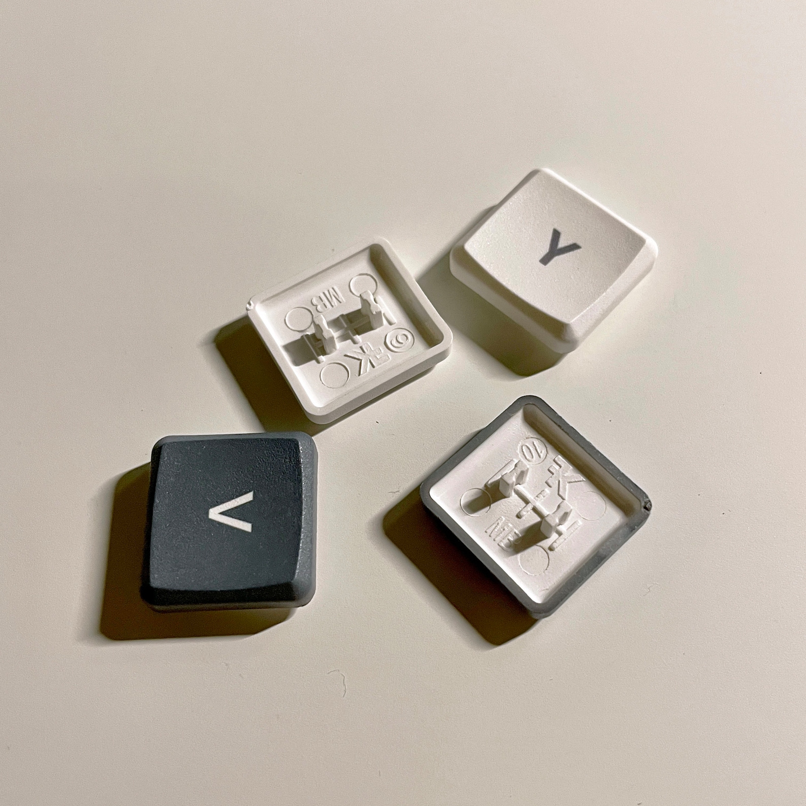 MBK Legend ‡ 40s Low Profile Choc Spacing Keycap Set With Keycap Puller ...