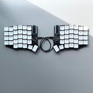 Ready to Use Sofle RGB Low Profile Choc Keyboard X MBK Legend‡ Glow ...
