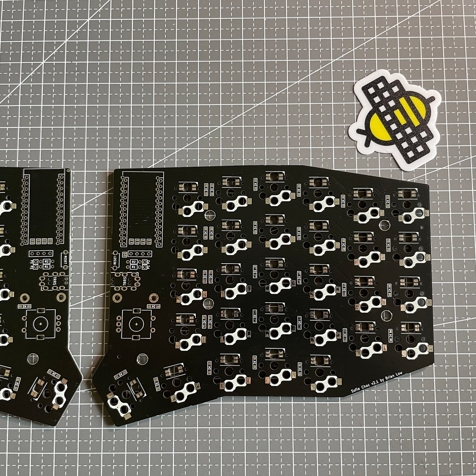 Sofle RGB Choc / Chocolate V2.1 Low Profile Soflekeyboard Split ...