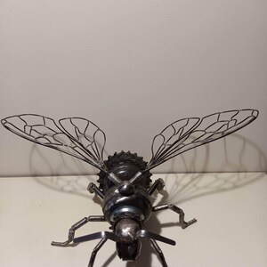 Scrap Metal Bee Sculpture - Etsy