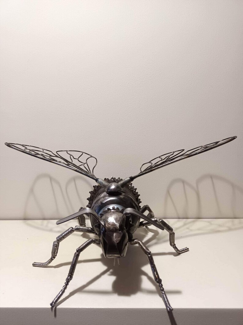 Scrap Metal Bee Sculpture - Etsy