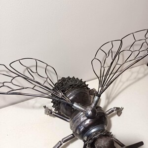 Scrap Metal Bee Sculpture - Etsy