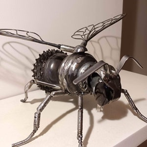 Scrap Metal Bee Sculpture - Etsy
