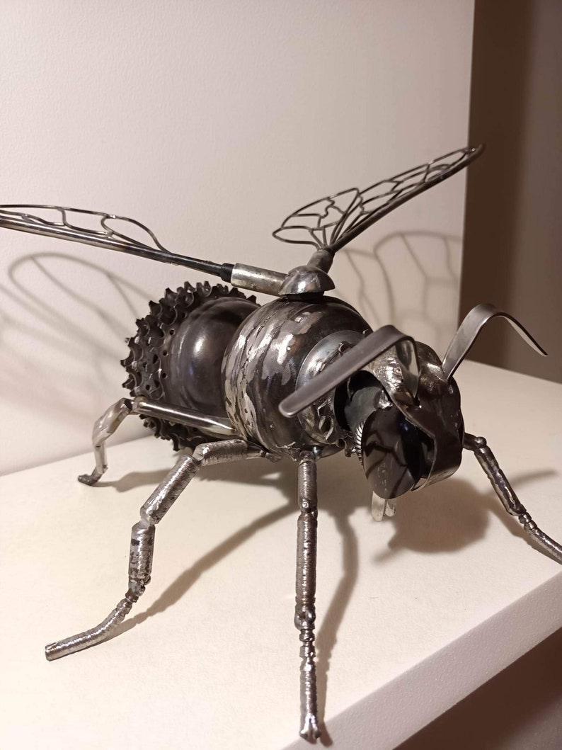 Scrap Metal Bee Sculpture - Etsy