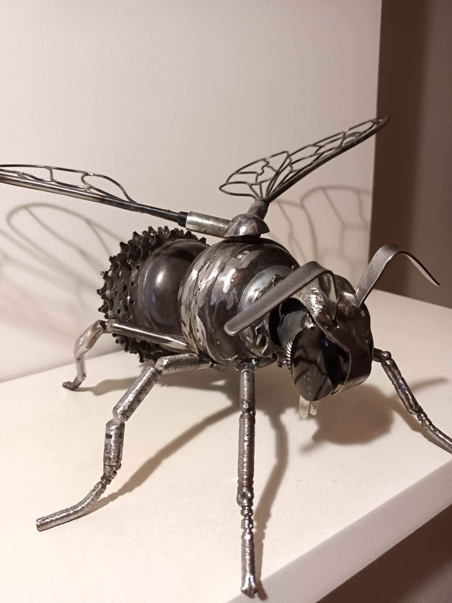 Scrap Metal Bee Sculpture - Etsy