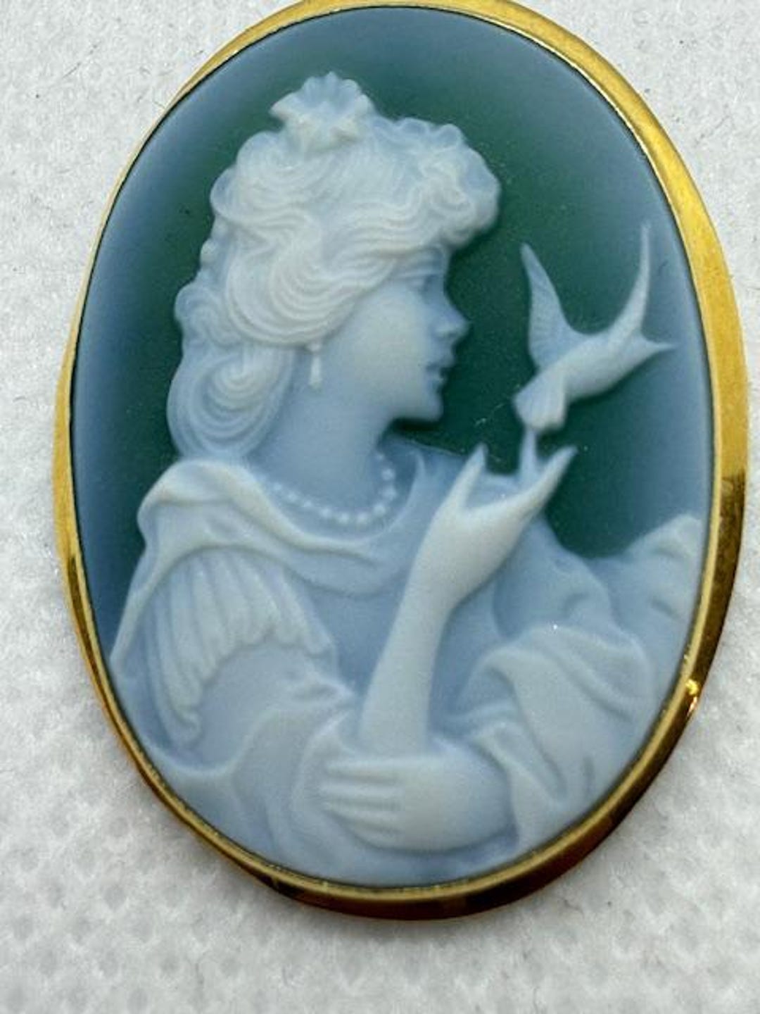 Cameo Pendant/brooch. 18k Gold Blue Agate Stone. Hand Carved, Vintage ...