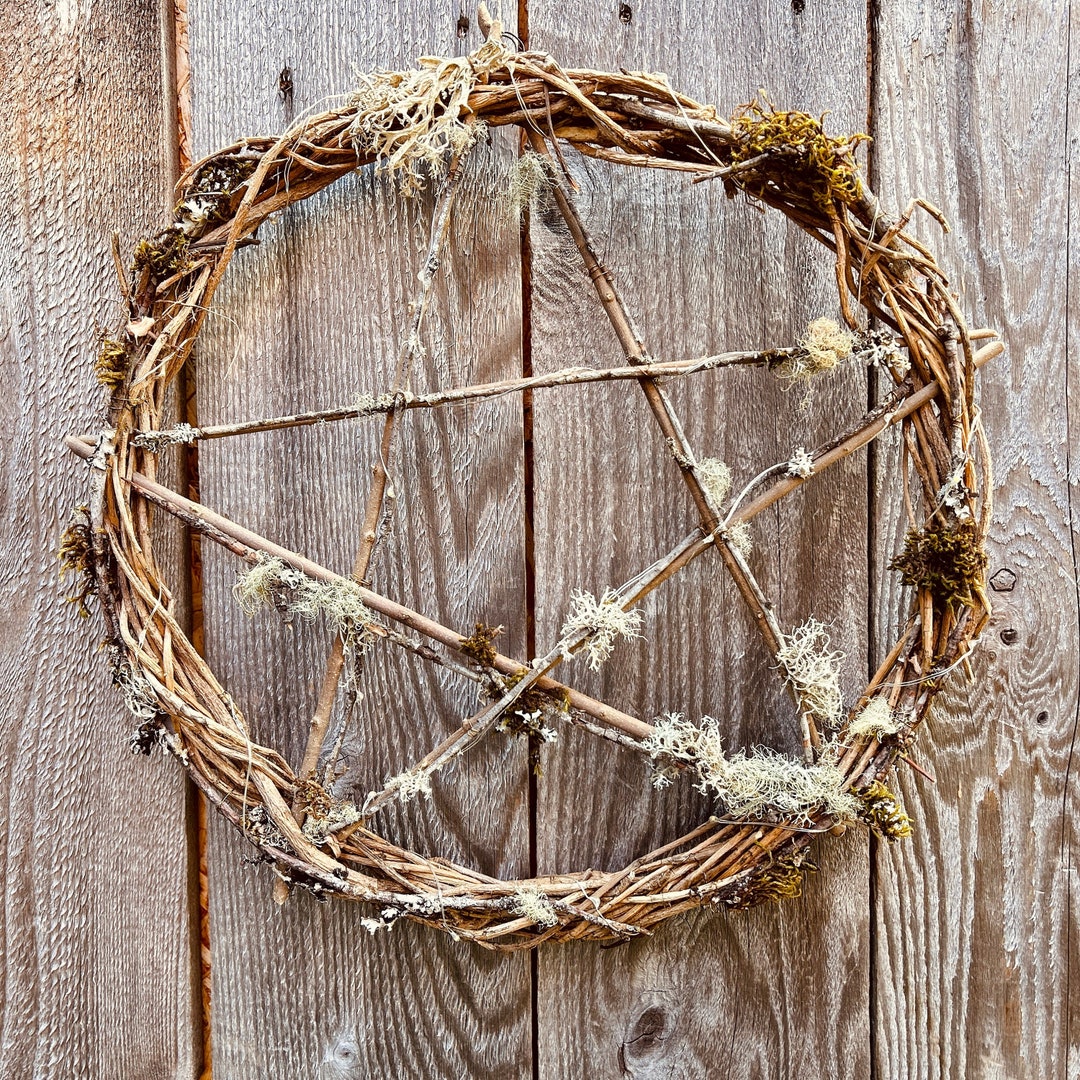 Lighted Pentacle Wreath - Etsy