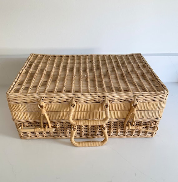 vintage wicker suitcase - Gem