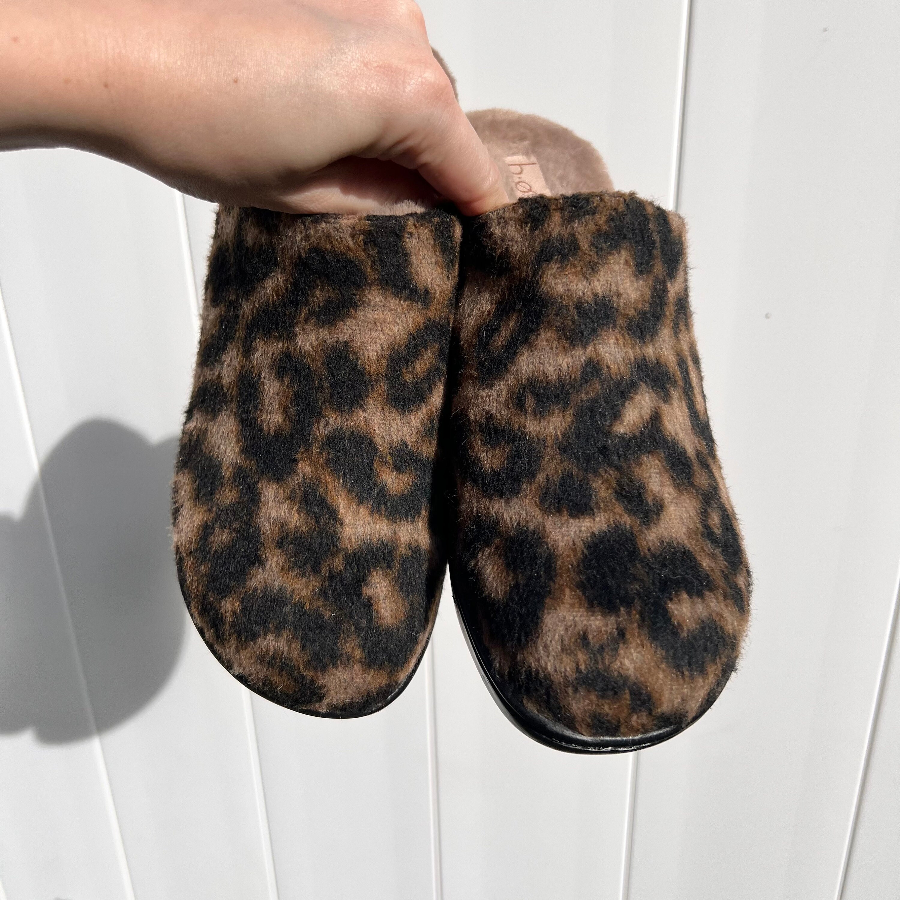 Fuzzy Cheetah Print Furry Clogs by BOC Size 7 Like New Excellent ...