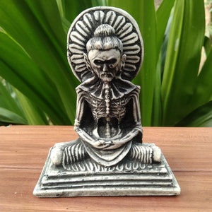 Deep Meditating Lord Buddha Black Stone Statue Gift for Best Friend ...