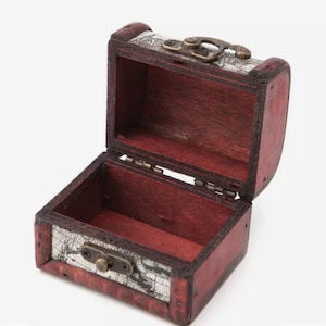 Small Treasure Chest With 25/50/75 UNIQUE World Coins - Etsy