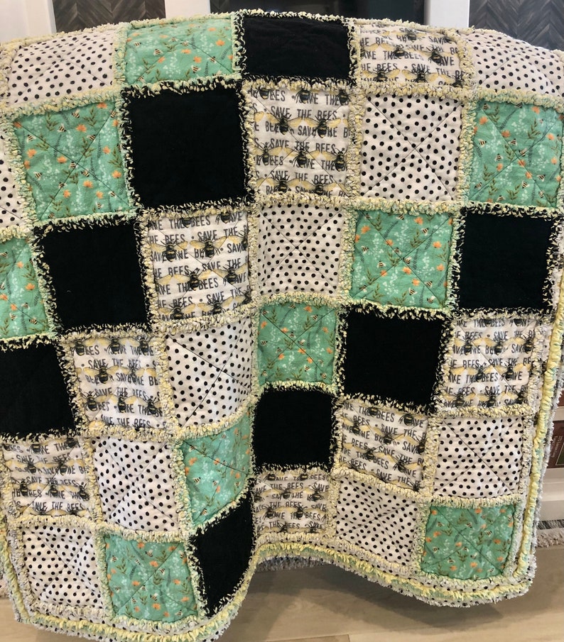 Save the Bees Rag Quilt. Perfect for Babies, Toddlers and Bee Lovers ...