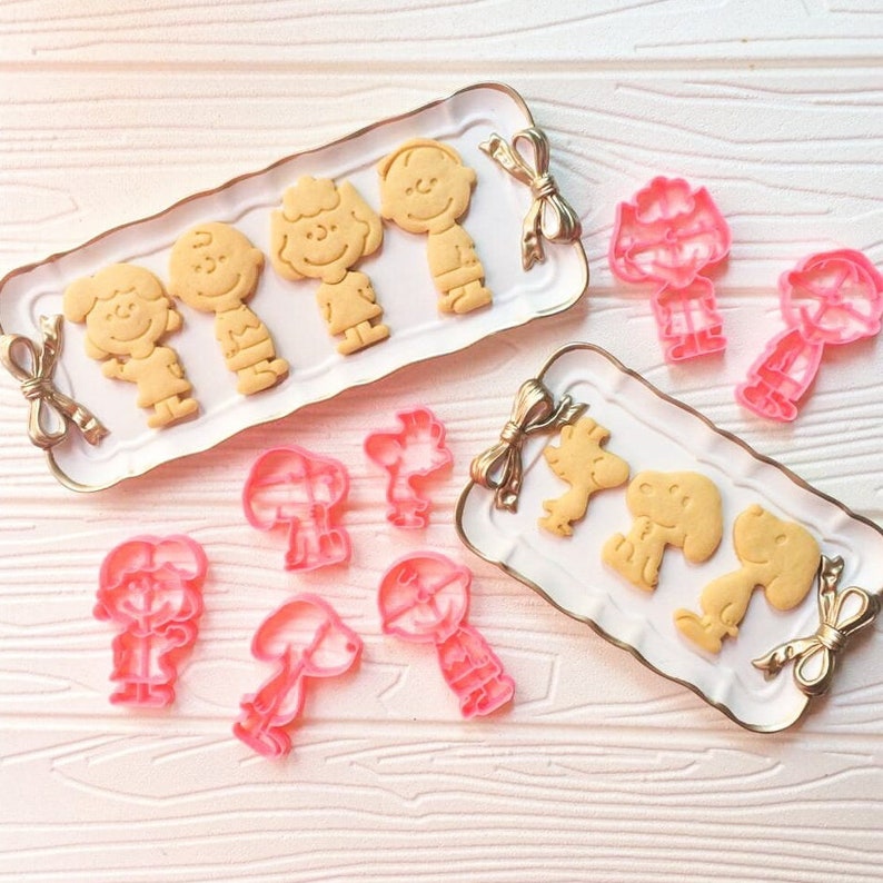 Cartoon Peanuts Family Cookie Cutter - Etsy