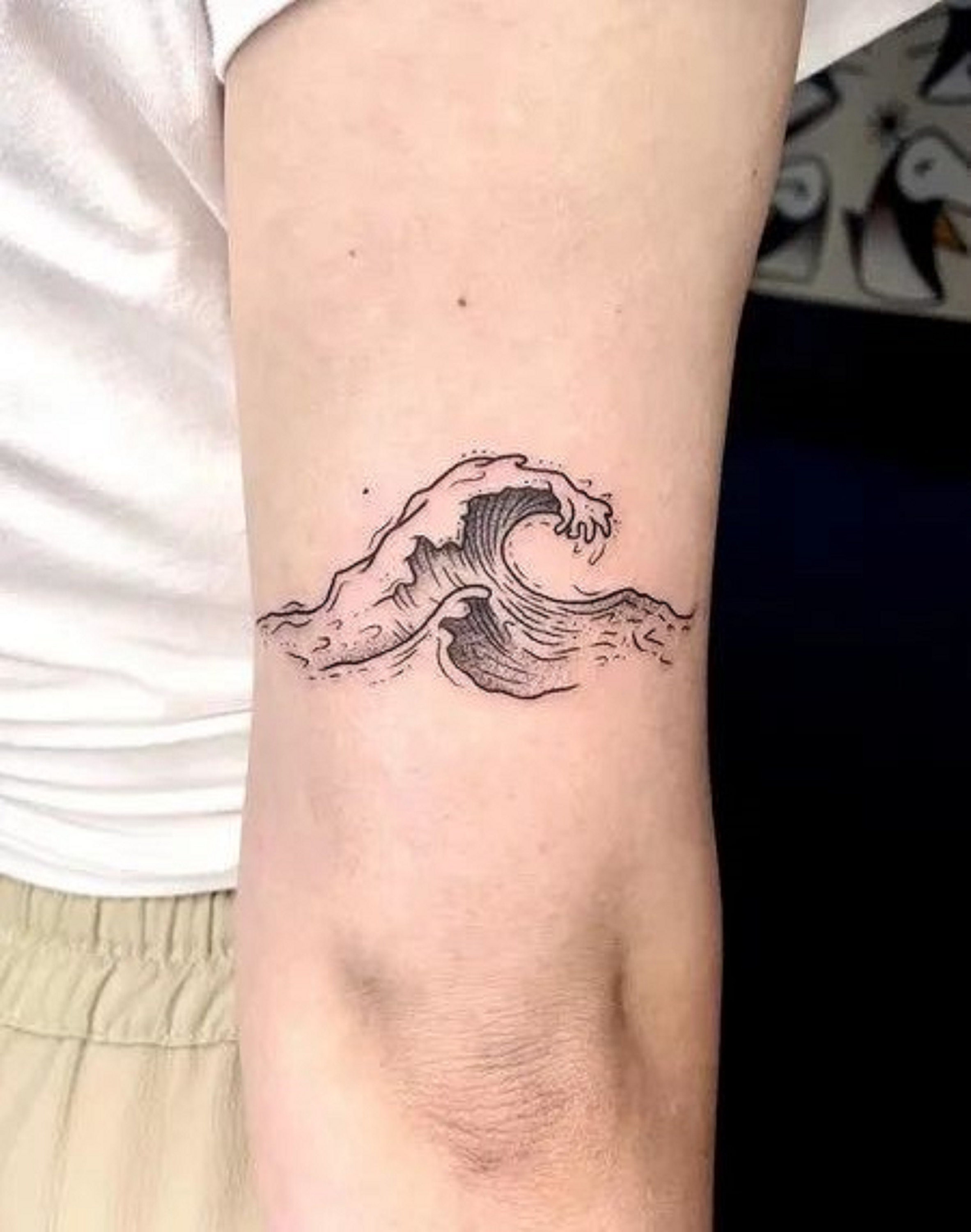 Realistic Wave Tattoo