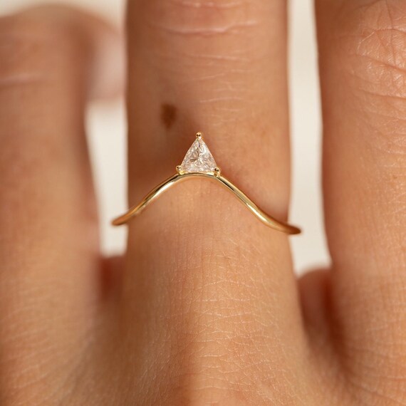 Curved Wedding Ring With A Triangle Diamond Peak 1 Carat - Etsy