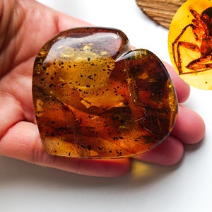 43gr Large Natural Heart Shape Amber Stone With Spider Inclusion ...