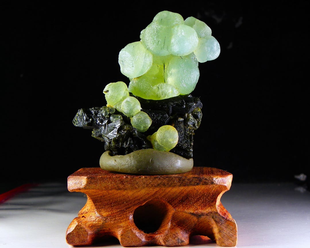 586 Carats 2 6/8“ Botryoidal Green Prehnite and Epidote Symbiotic ...